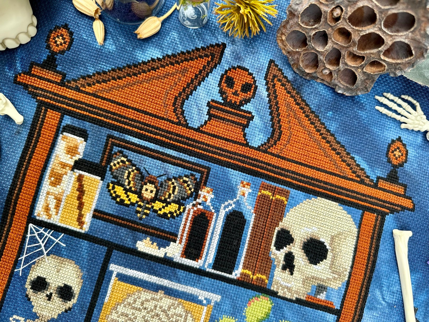 Morbid Curiosities SAL – TheStitchCrypt